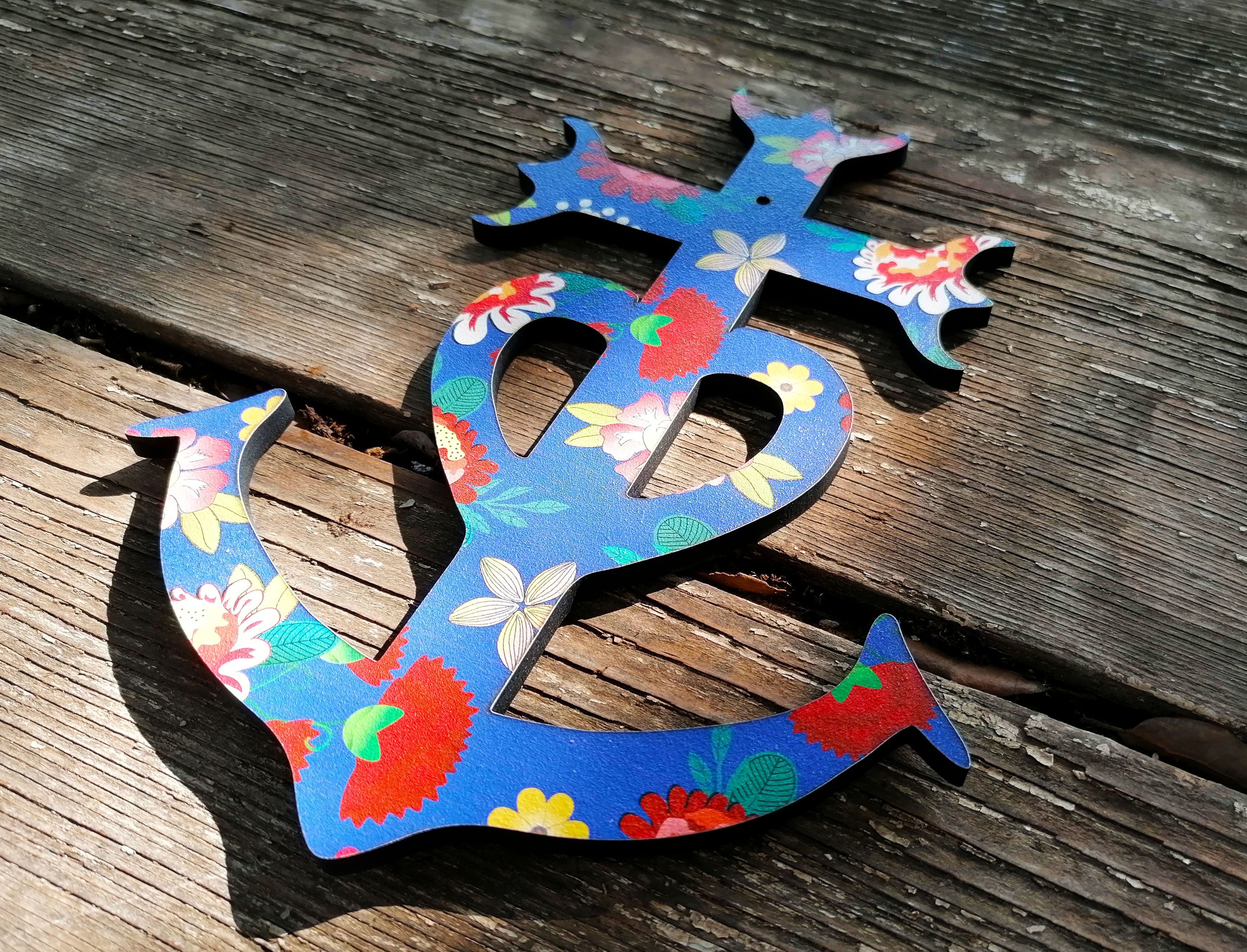 Croix Camarguaise originale et colorée /Les Péquélettes Del Sol
